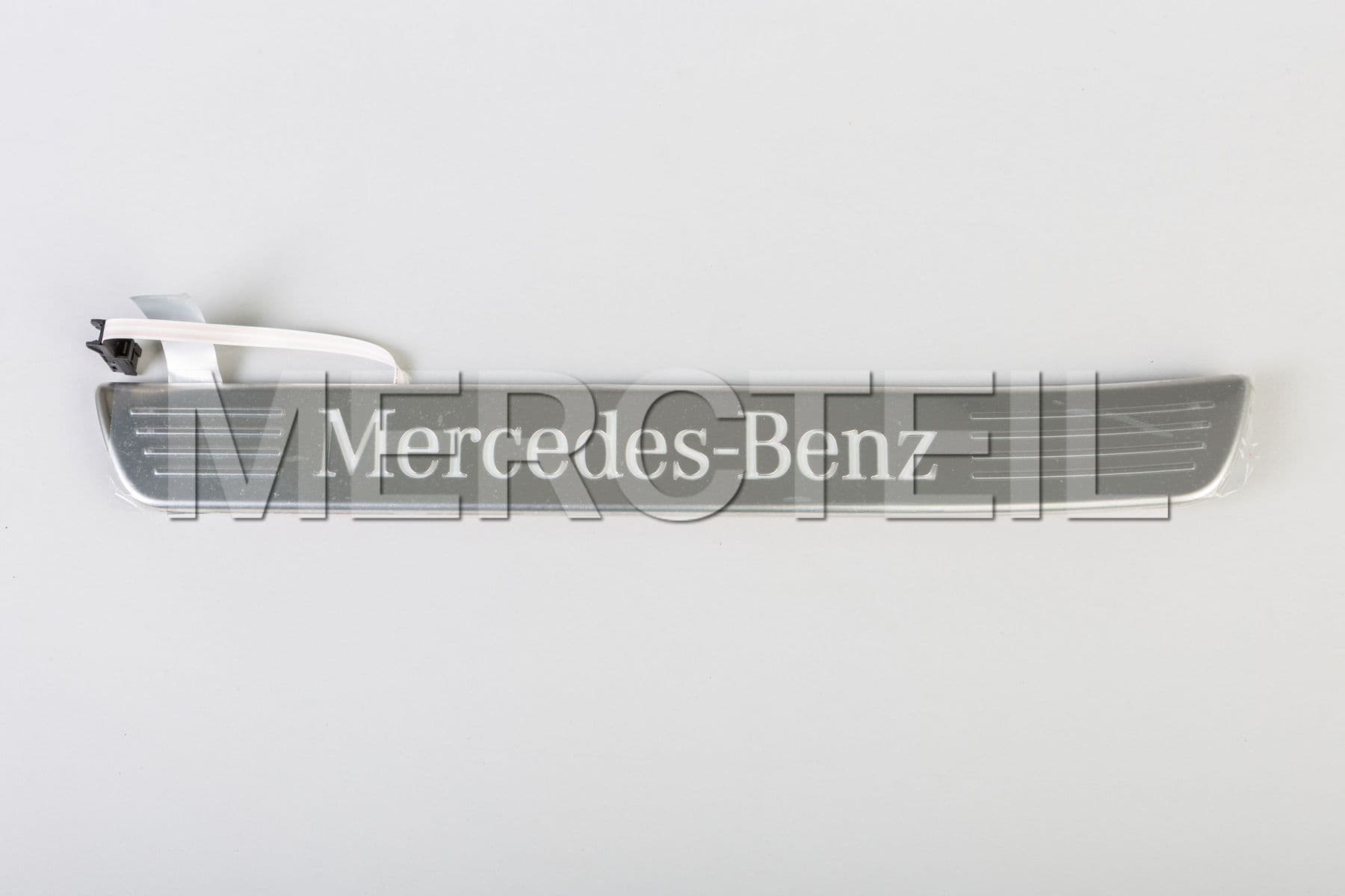 Buy the spare part Mercedes-Benz A1676861400 cover rail