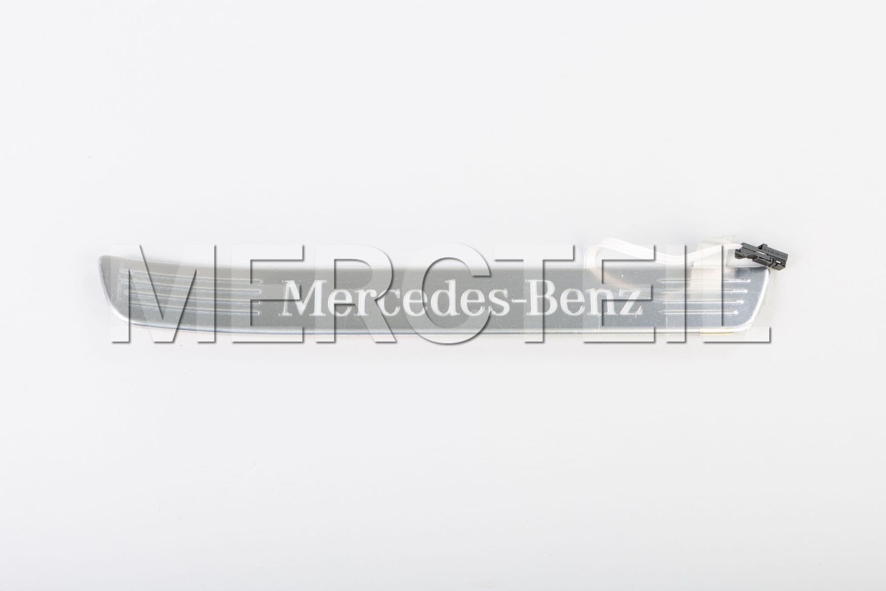 Kaufen Sie das Ersatzteil Mercedes-Benz A1676861600 abdeckschiene