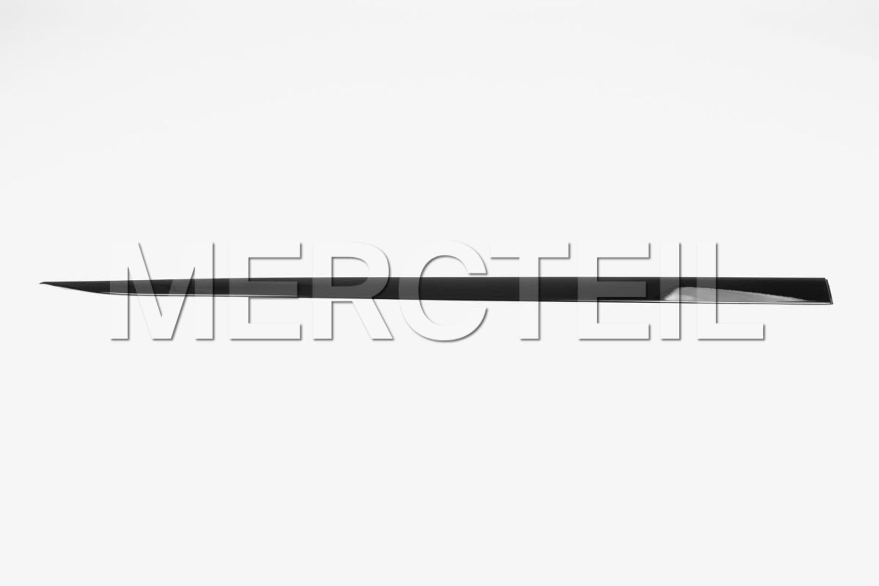 Buy the spare part Mercedes-Benz A1676980401 trim strip