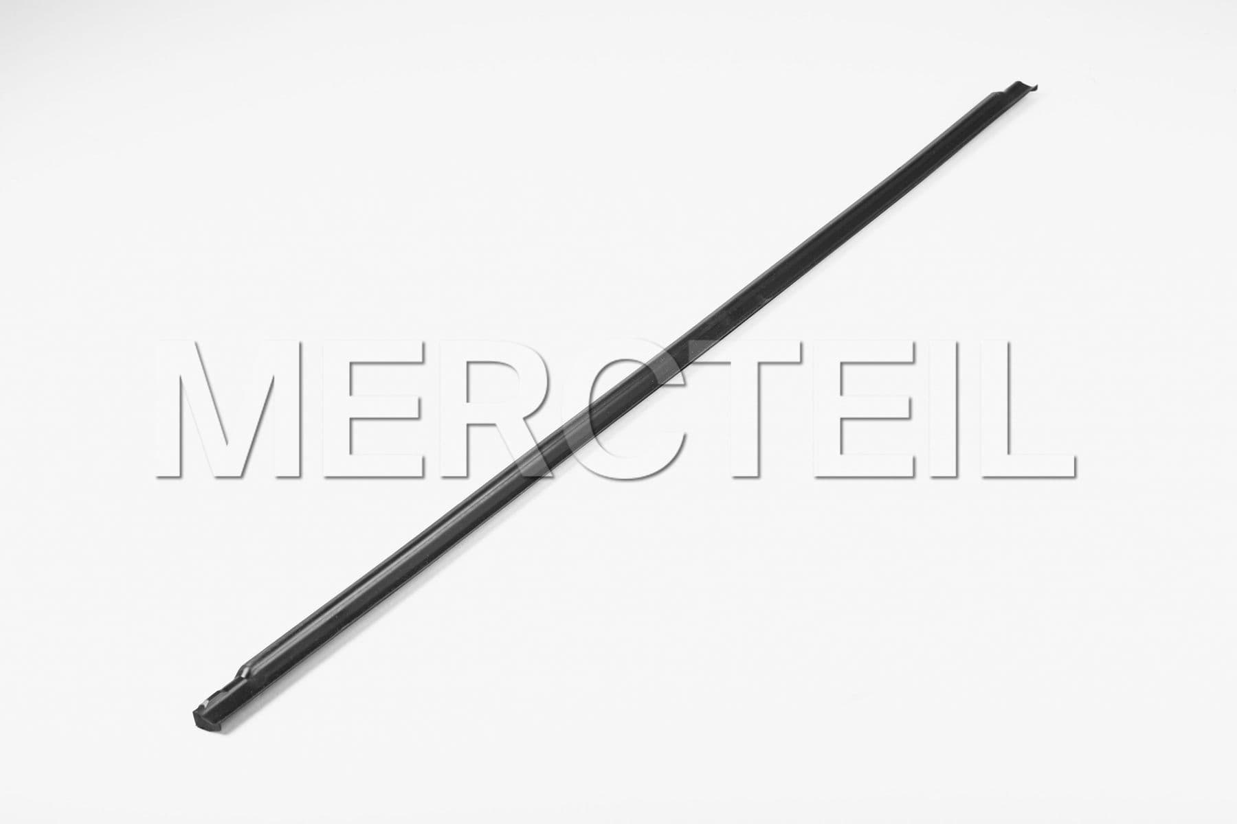 Buy the spare part Mercedes-Benz A1676981000 cover strip