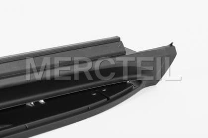 Buy the spare part Mercedes-Benz A1676986200 trim step