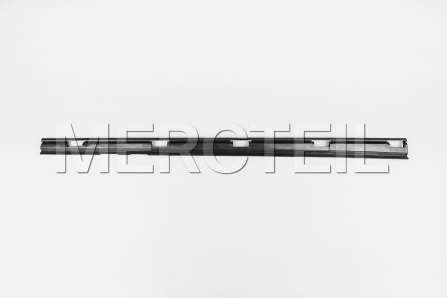 Buy the spare part Mercedes-Benz A1676988101 reinforcement