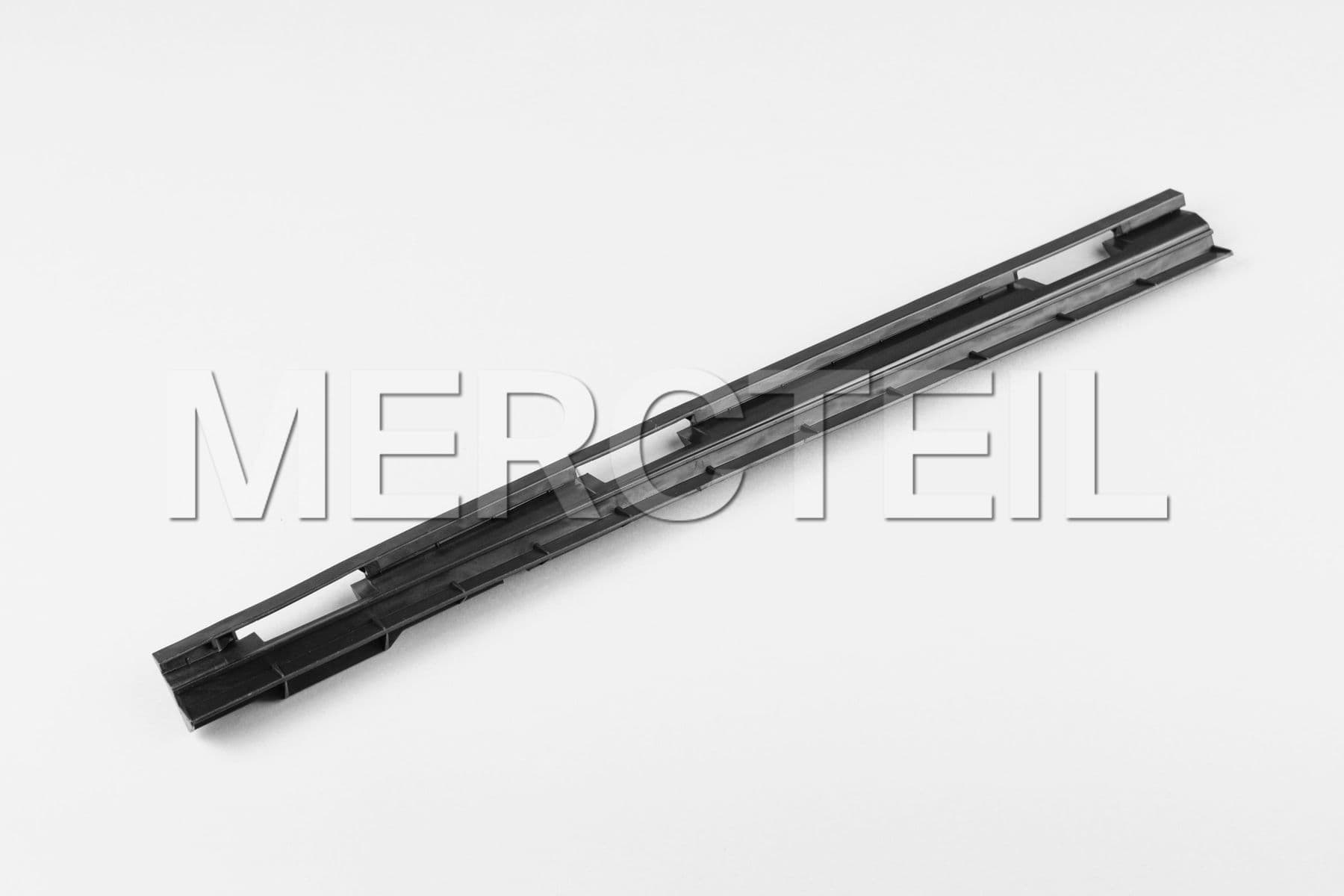 Buy the spare part Mercedes-Benz A1676988801 stiffener