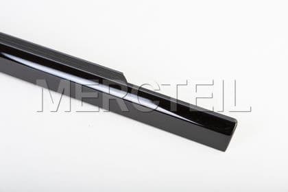 Buy the spare part Mercedes-Benz A1677200701 sealing rail