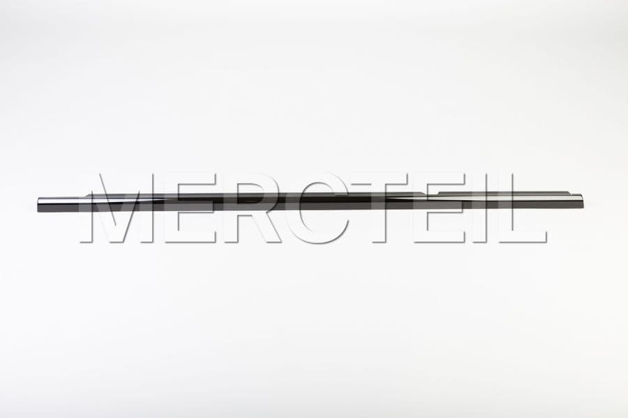 Buy the spare part Mercedes-Benz A1677307301 sealing rail