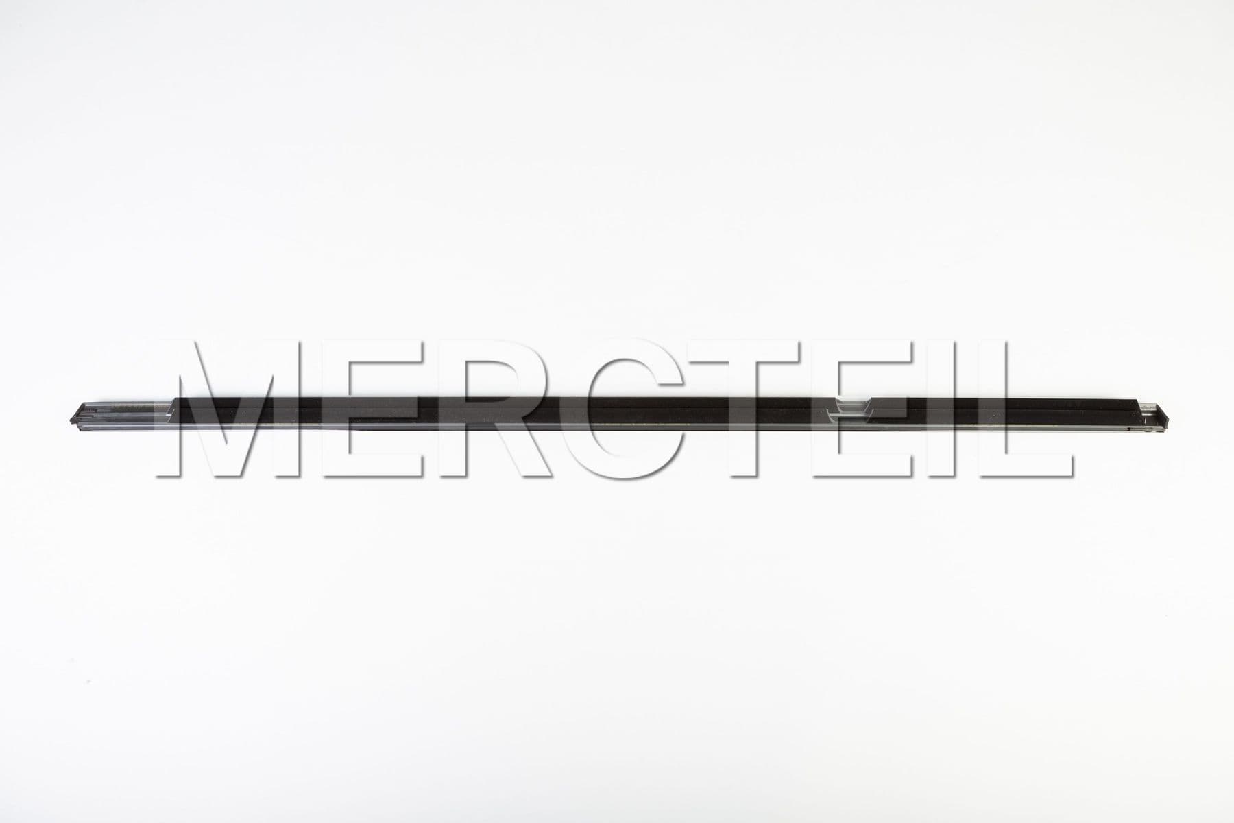 Buy the spare part Mercedes-Benz A1677307401 sealing rail