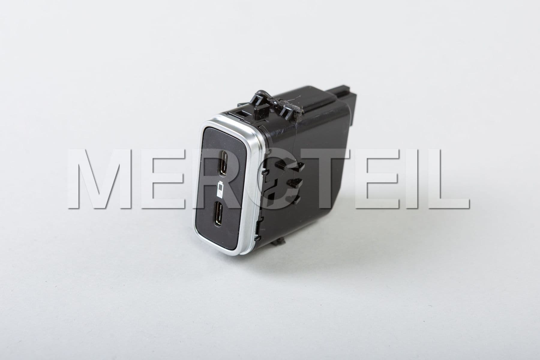 Buy the spare part Mercedes-Benz A1678205201 multimedia conn unit