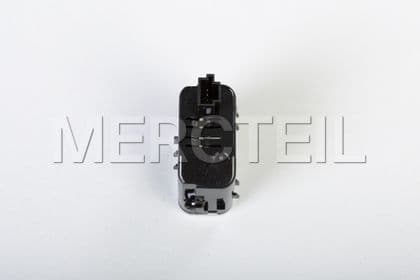 Buy the spare part Mercedes-Benz A1678205201 multimedia conn unit