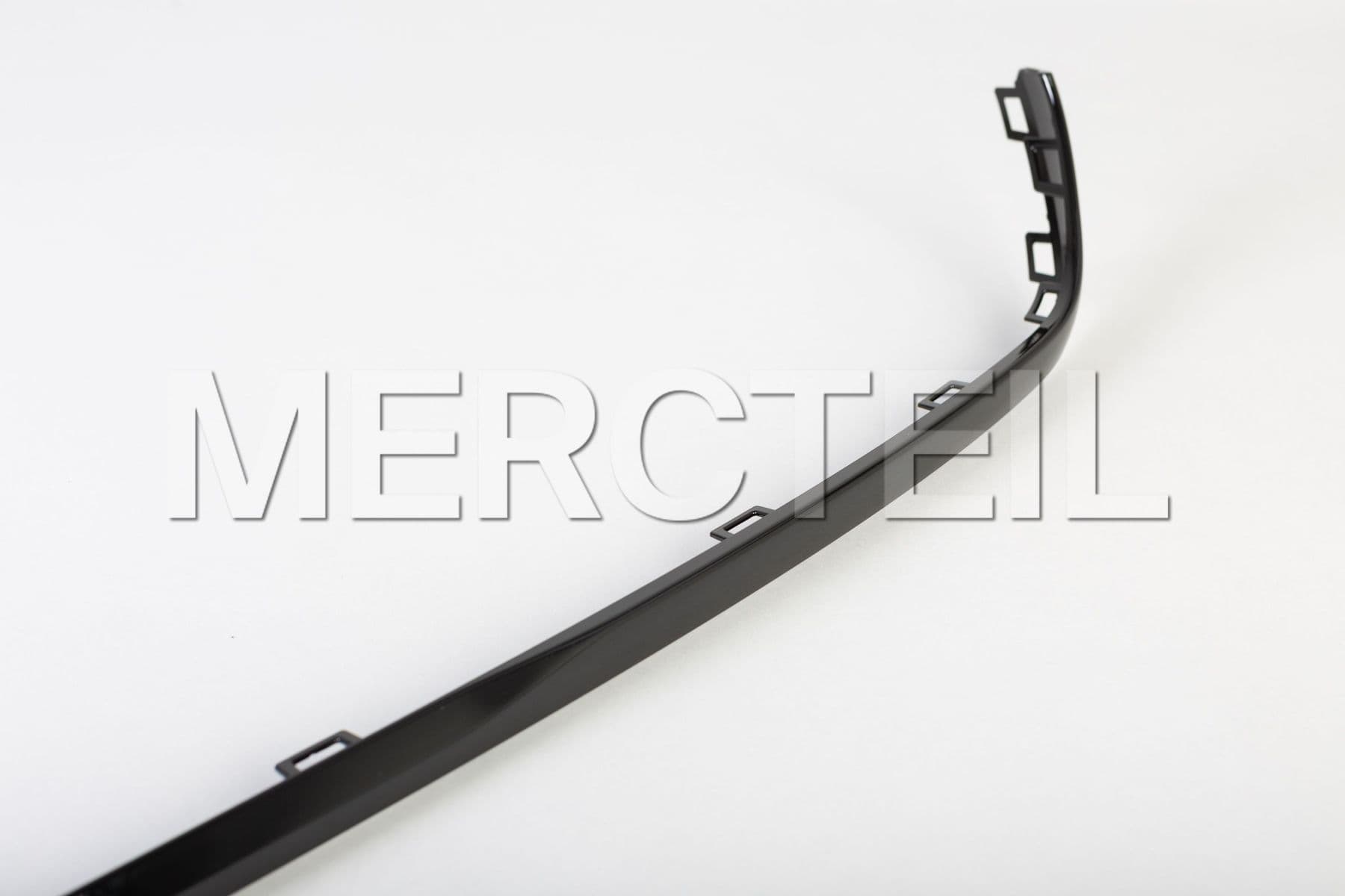 Buy the spare part Mercedes-Benz A1678800203 trim strip
