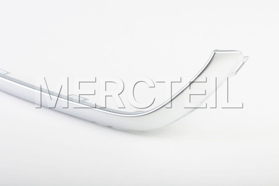 Buy the spare part Mercedes-Benz A1678804102 trim strip