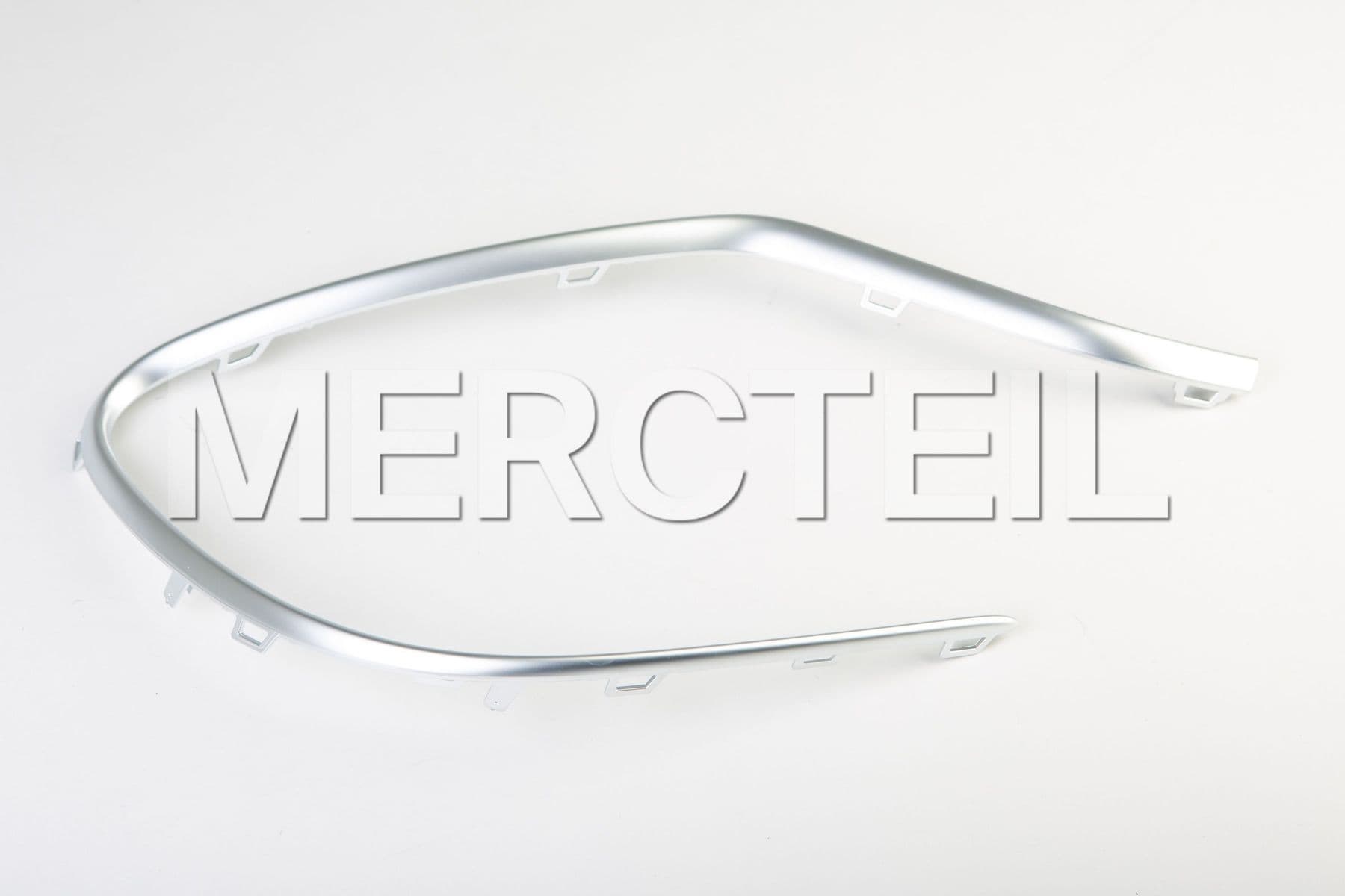 Buy the spare part Mercedes-Benz A1678854506 trim strip