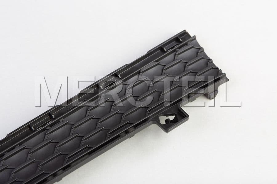 Buy the spare part Mercedes-Benz A1678858005 cover bumper area