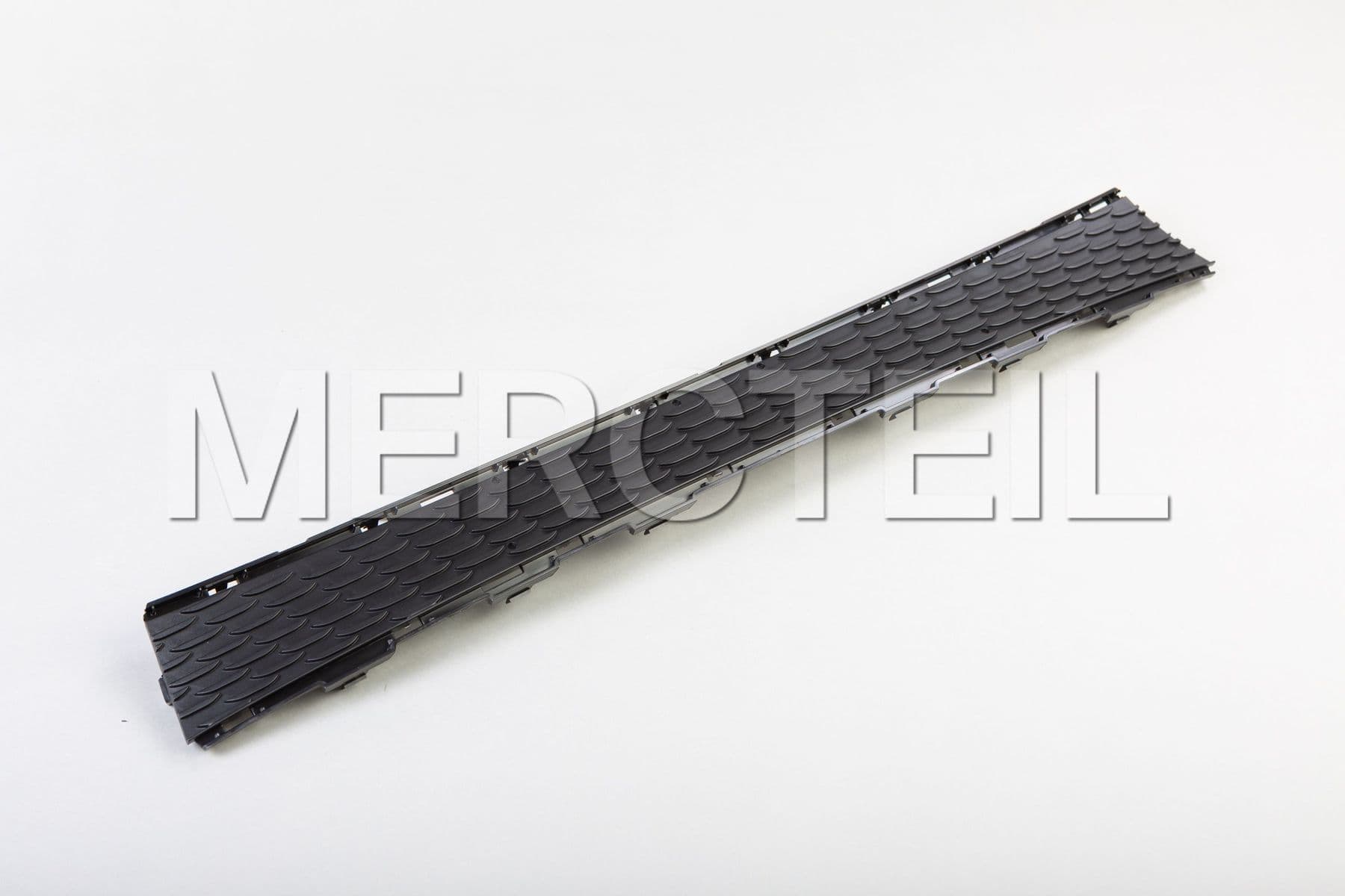 Buy the spare part Mercedes-Benz A1678858105 cover bumper area