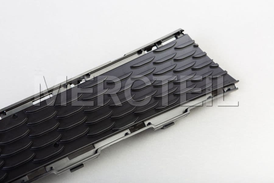 Buy the spare part Mercedes-Benz A1678858105 cover bumper area