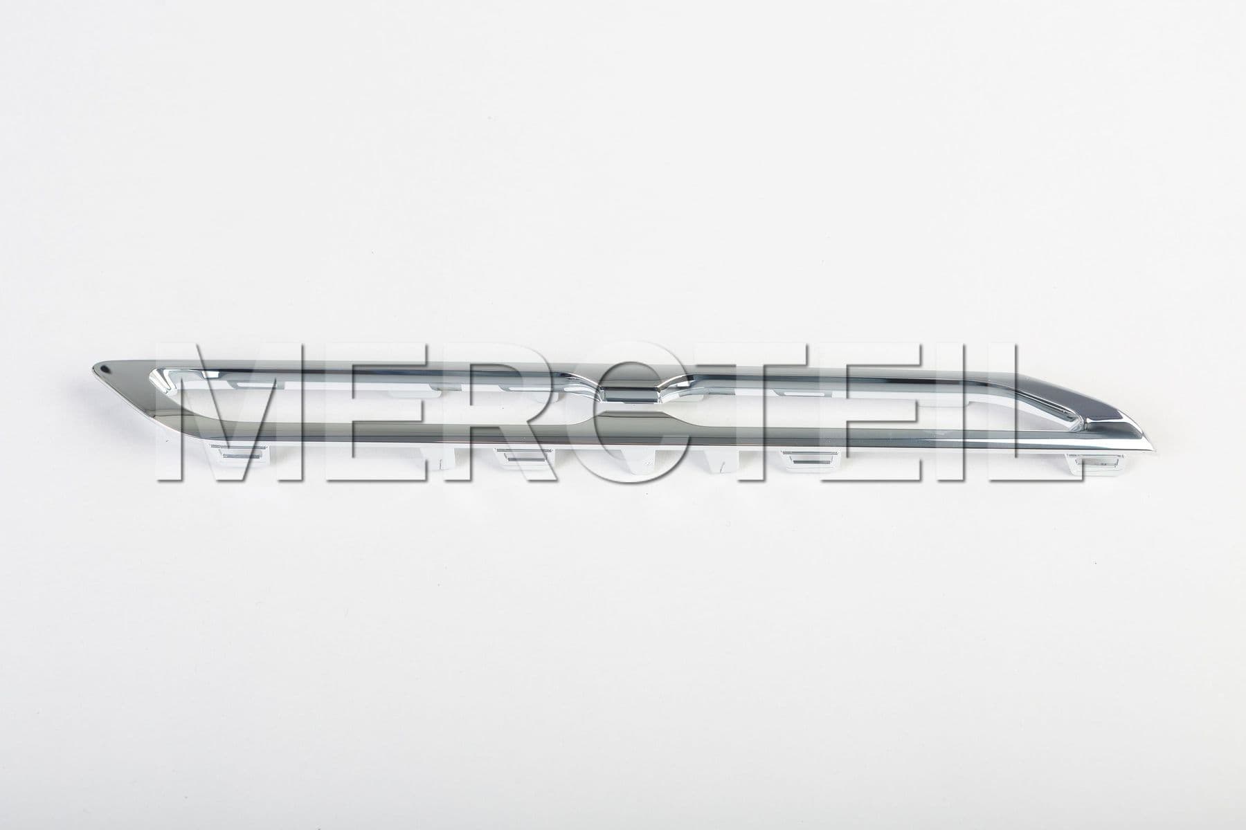 Buy the spare part Mercedes-Benz A1678882800 trim strip