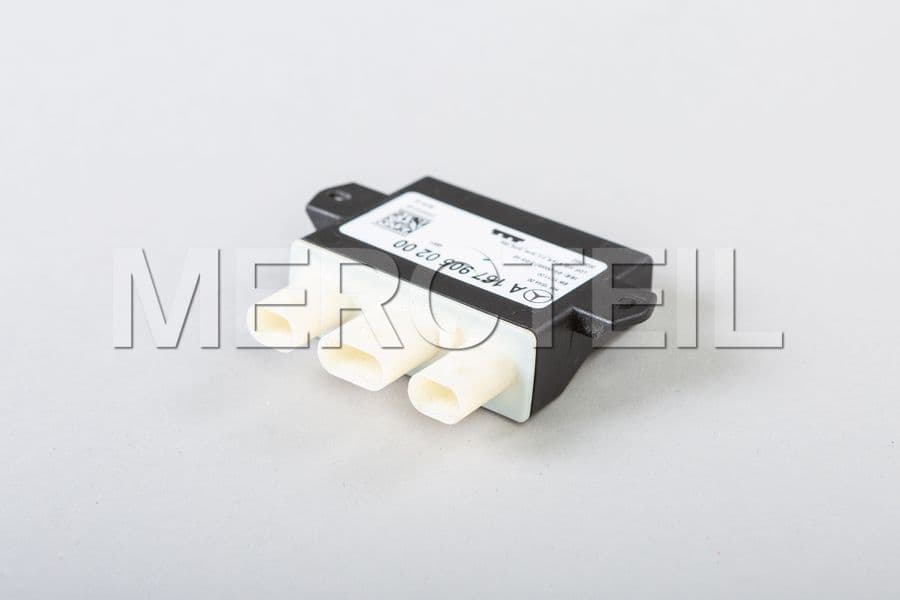 Buy the spare part Mercedes-Benz A1679050200 rear switching module