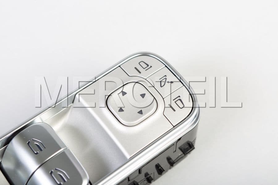 Buy the spare part Mercedes-Benz A16790599037N49 switch block