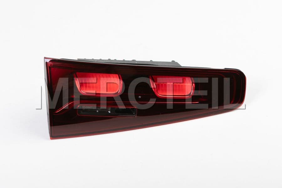 Buy the spare part Mercedes-Benz A1679067710 rear lamp combination