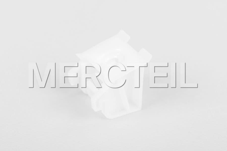 Buy the spare part Mercedes-Benz A1679910071 mounting clip