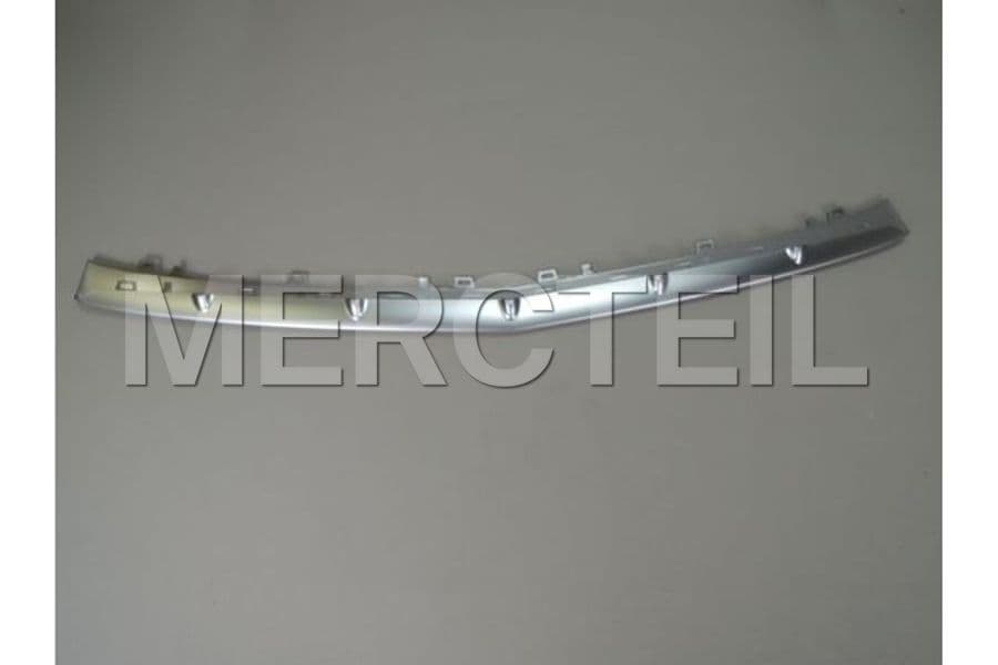 Buy the spare part Mercedes-Benz A1728852000 moulding
