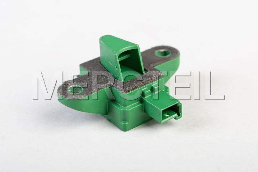 Buy the spare part Mercedes-Benz A1729056100 pressure sensor f airbag