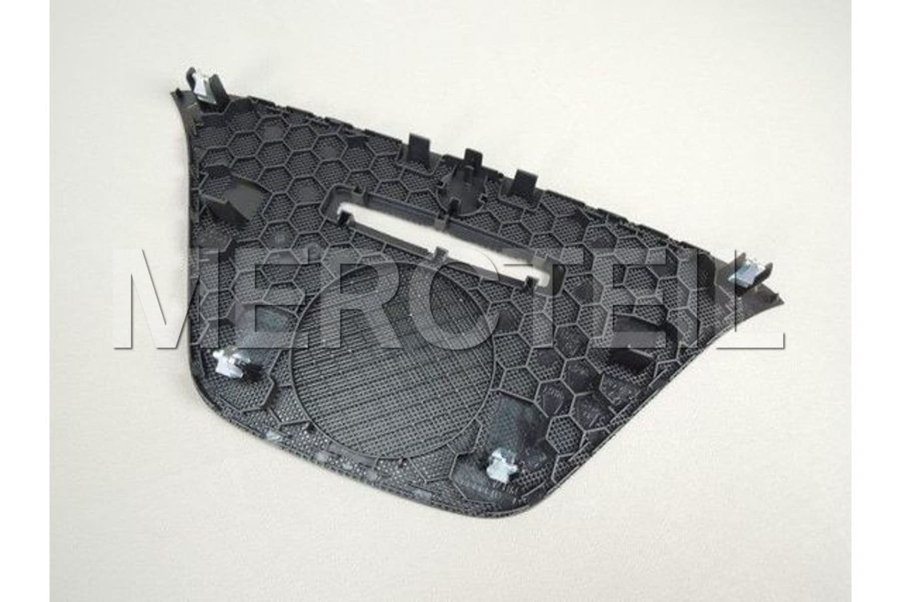 Buy the spare part Mercedes-Benz A17668004079051 cover