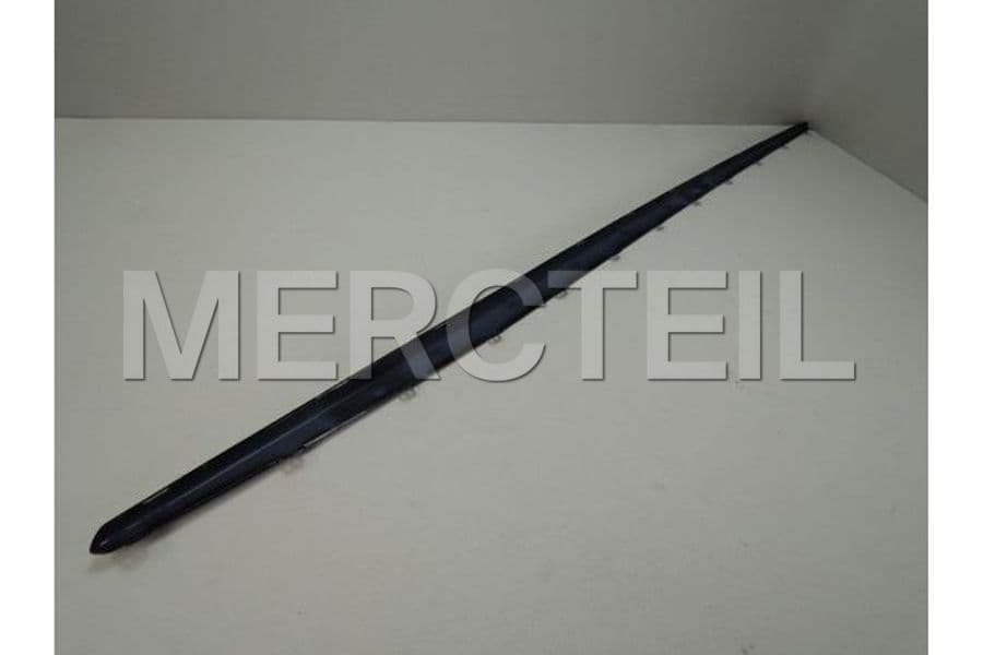 Buy the spare part Mercedes-Benz A1766980562 moulding