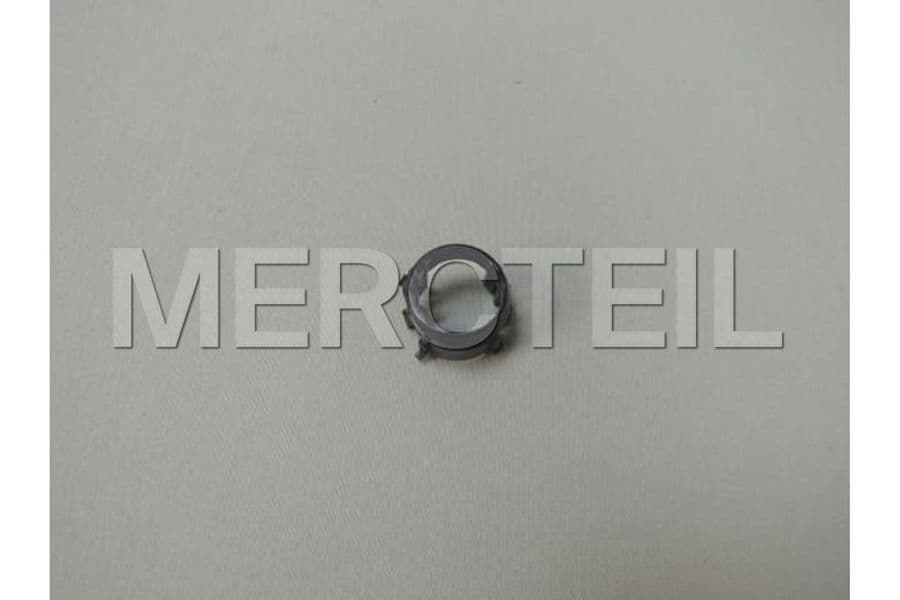 Buy the spare part Mercedes-Benz A1768853200 fixture