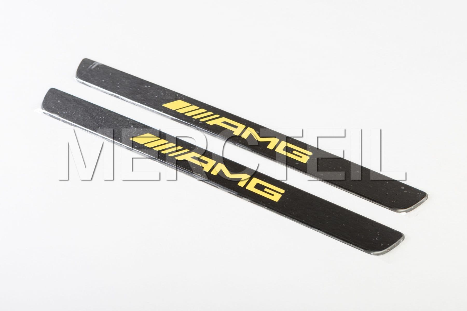 Buy the spare part Mercedes-Benz A1776804607 cover rail