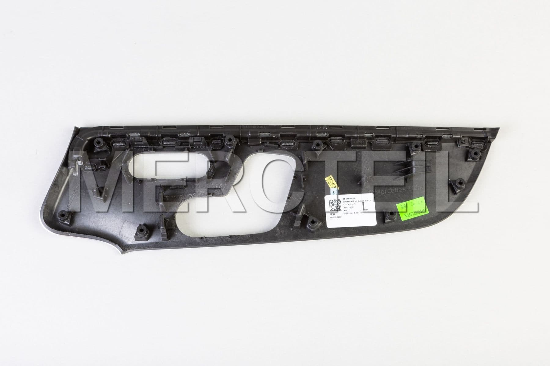 Buy the spare part Mercedes-Benz A1777208901 ornamental molding