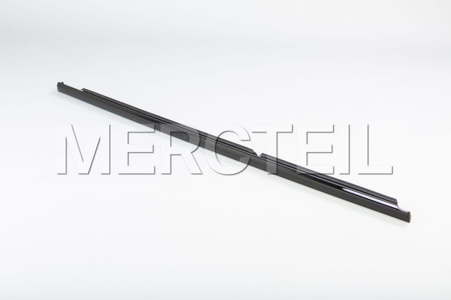 Buy the spare part Mercedes-Benz A1777354100 sealing rail