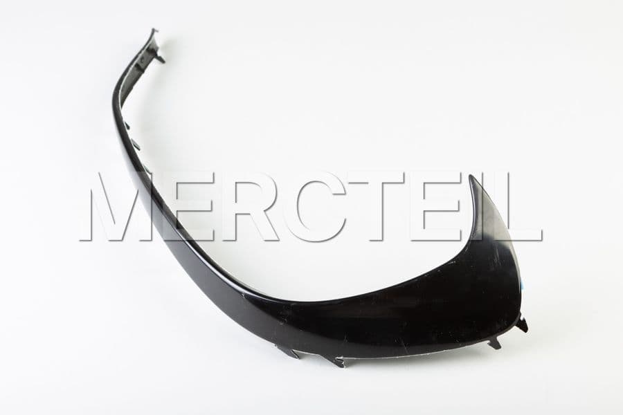 Buy the spare part Mercedes-Benz A1778809203 trim strip