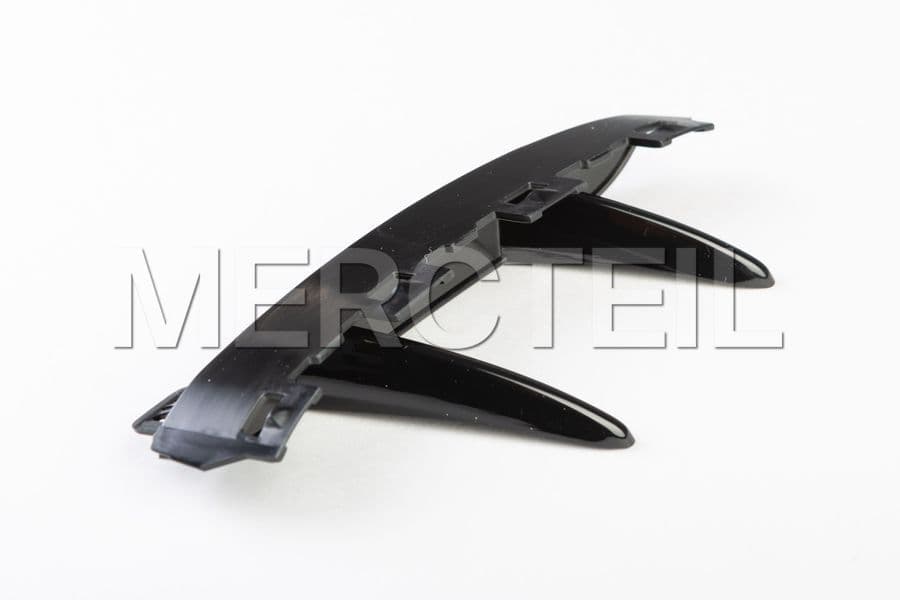 Buy the spare part Mercedes-Benz A1778830400 bracket