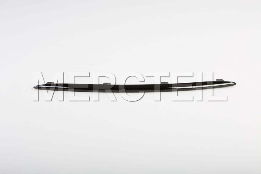 Buy the spare part Mercedes-Benz A1778857403 trim strip