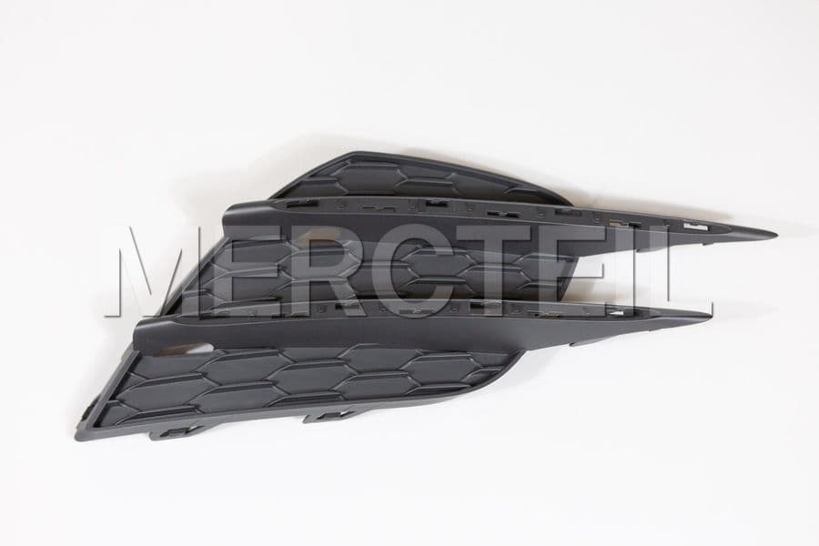 Buy the spare part Mercedes-Benz A1778858600 cover bumper area