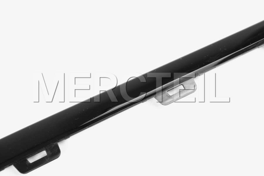 Buy the spare part Mercedes-Benz A1778859400 trim strip