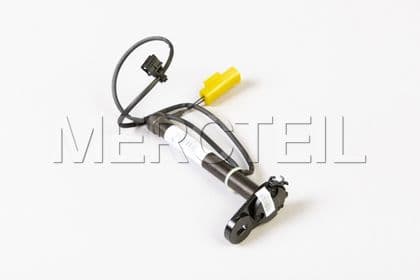 Buy the spare part Mercedes-Benz A1779062301 actuator