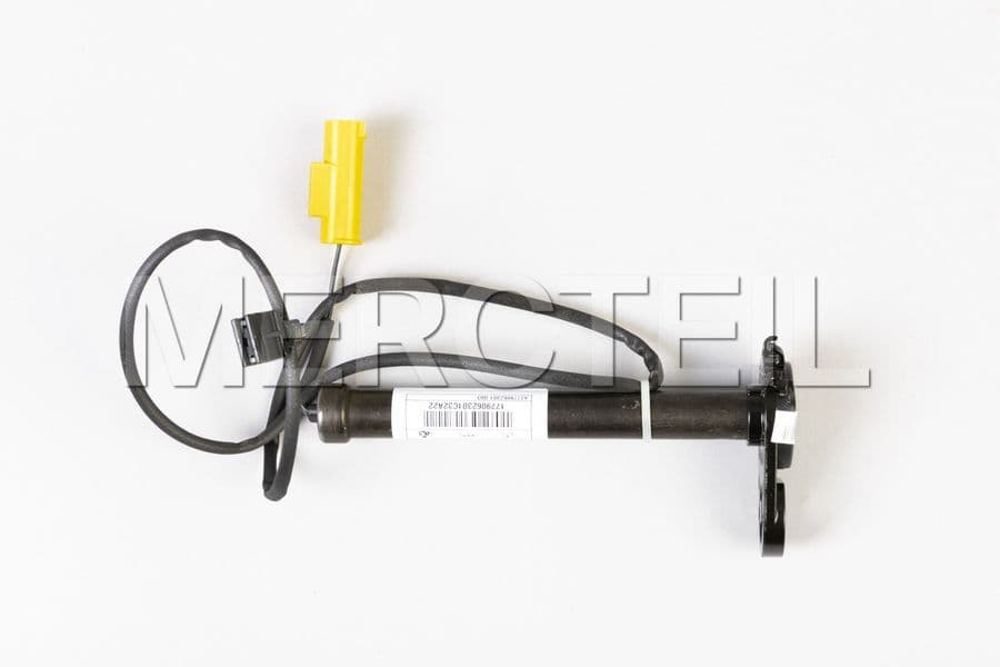 Buy the spare part Mercedes-Benz A1779062301 actuator