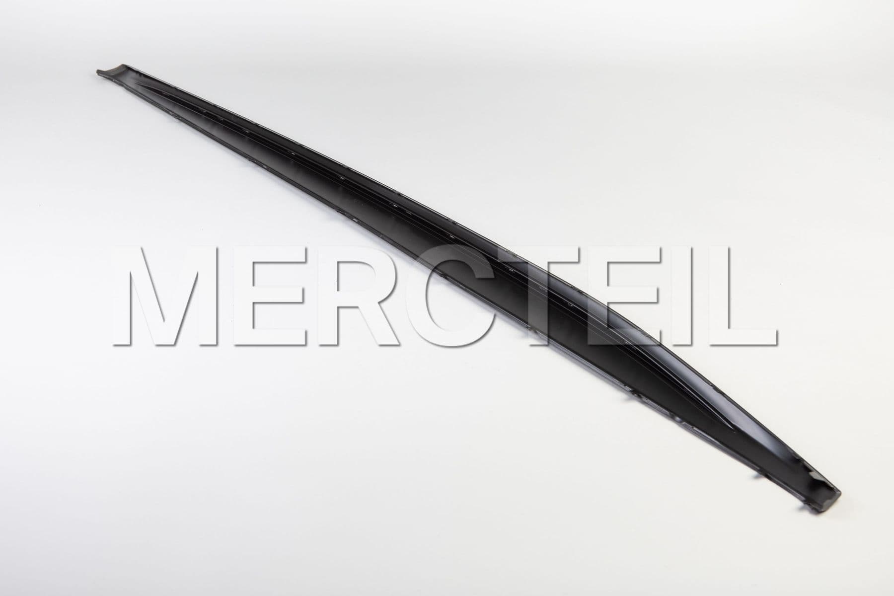 Buy the spare part Mercedes-Benz A1906981000 trim longitudinal member