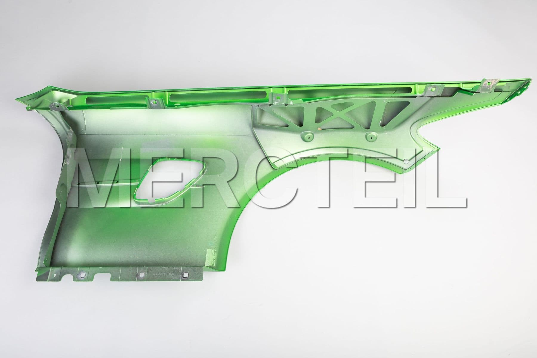 Buy the spare part Mercedes-Benz A19088031017245 front fender