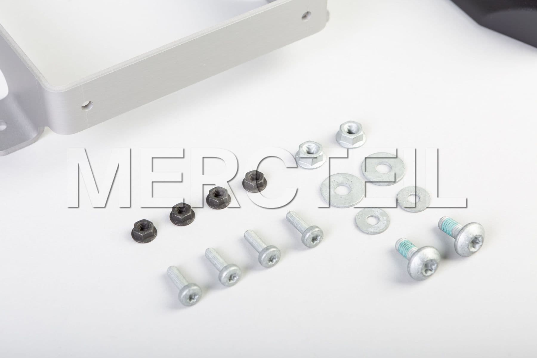 Buy the spare part Mercedes-Benz A1978600080 fire extinguisher