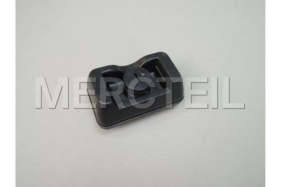 Buy the spare part Mercedes-Benz A2039970186 plug