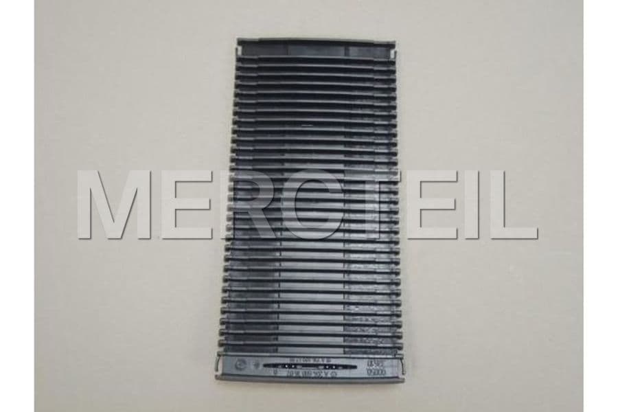 Buy the spare part Mercedes-Benz A20468076079051 roller blind