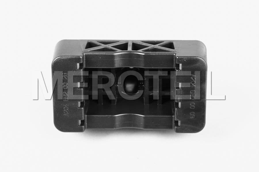 Buy the spare part Mercedes-Benz A2046920028 fixture