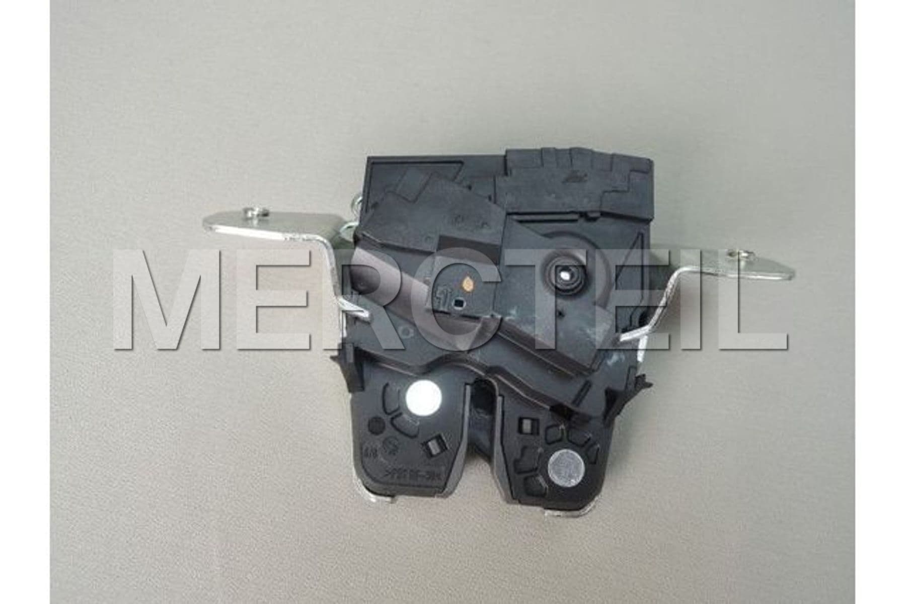 Buy the spare part Mercedes-Benz A2047401300 door lock