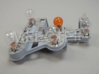 Buy the spare part Mercedes-Benz A2048201500 lamp carrier