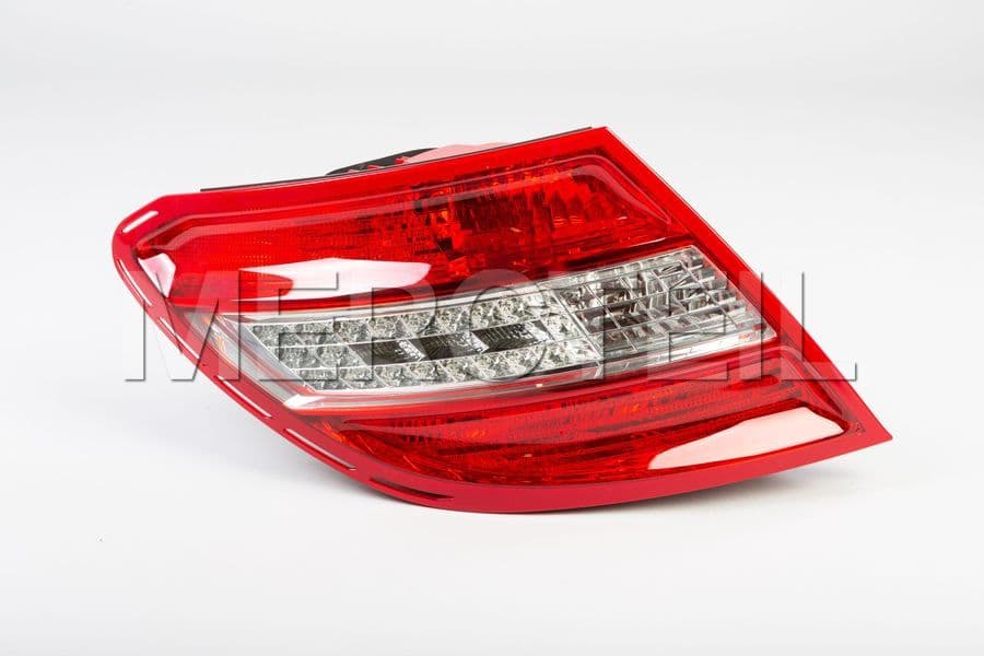 Buy the spare part Mercedes-Benz A2048201964 schlussleuchte