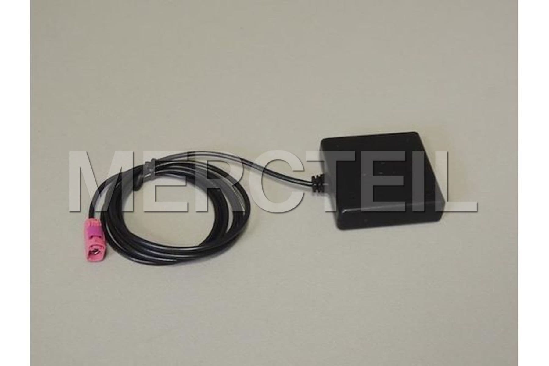Buy the spare part Mercedes-Benz A2048705626 control unit headunit