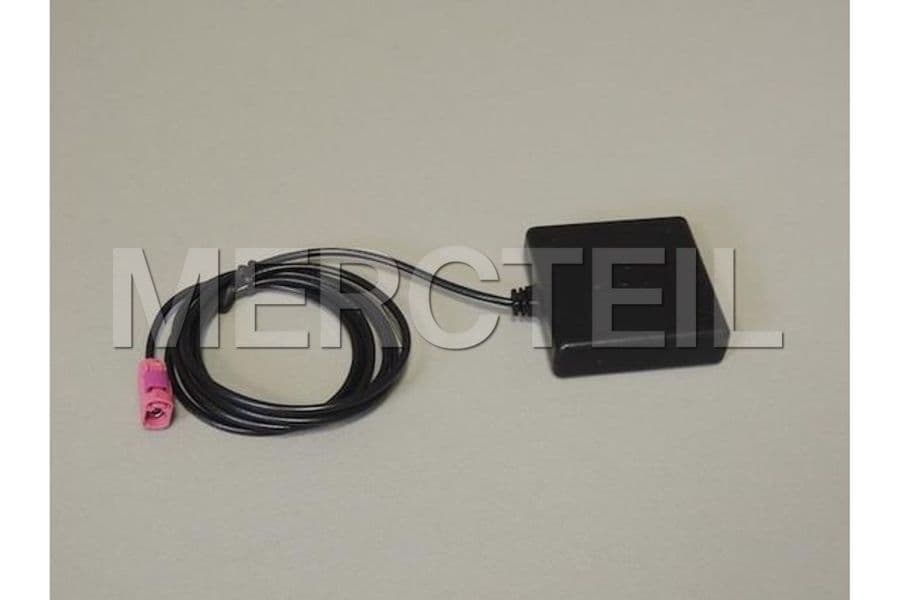 Buy the spare part Mercedes-Benz A2048705626 control unit headunit