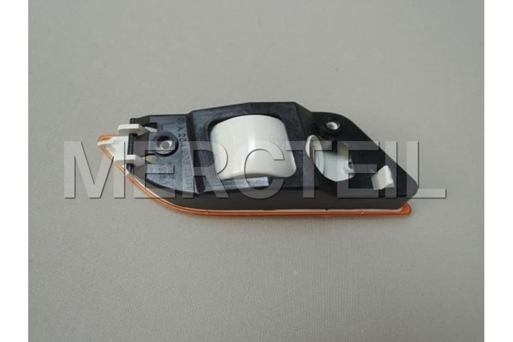 Buy the spare part Mercedes-Benz A2049067301 direction indicator